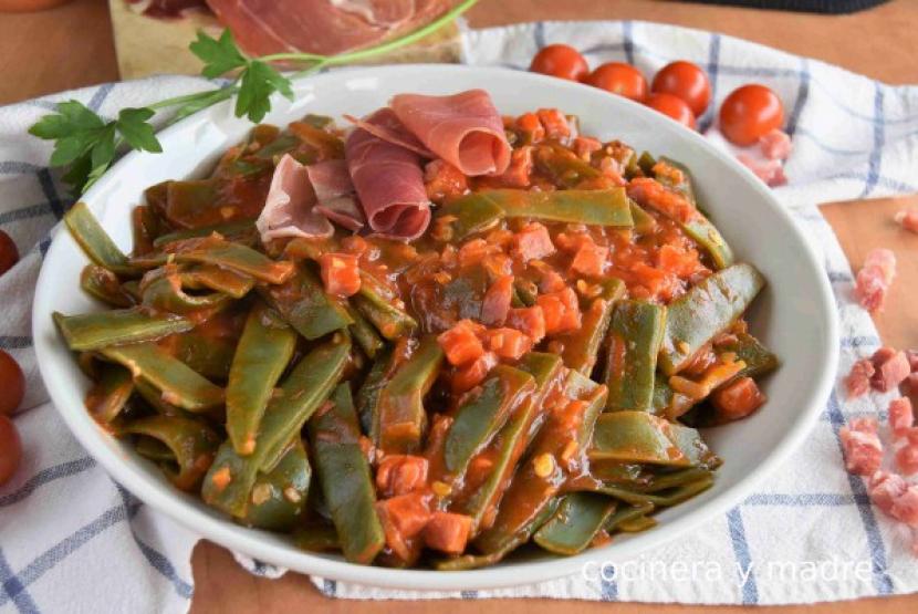 Judías verdes con jamón y tomate | Recomendaciones Entre Fogones